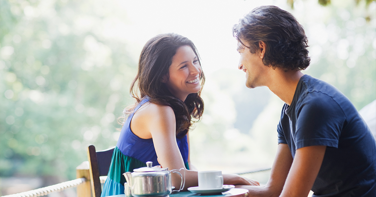 7 Dating Body Language Signals To Show Your Interest